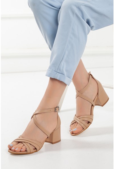 Zulu Arkası Kapalı Önü Açık Krem Topuklu Ayakkabı