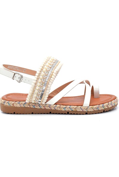 Derimod Kadın Parmak Arası Detaylı Sandalet