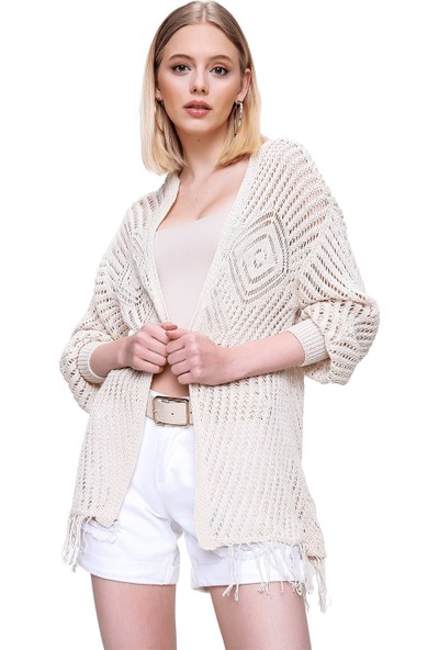 Butikburuc Kadın Taş Desenli Püsküllü Hırka