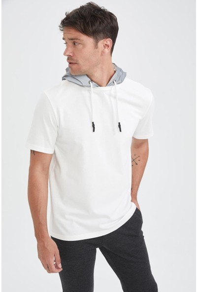 Defacto Antibakteriyel Kumaş Reflektör Detaylı Kapüşonlu Kısa Kollu Tişört V1623AZ21SM