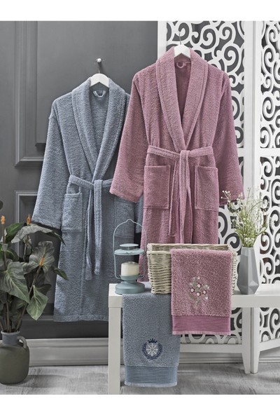 Casnack Havlulu Bornoz Seti 4'lü Casnack Havlulu Bornoz Seti 4'lü