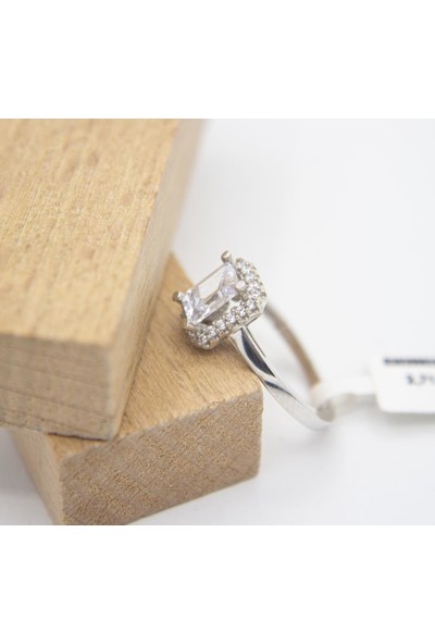 latif kuyumcu 14 Ayar Beyaz Altın Baget Taş Yüzük 22R14YXX latif kuyumcu 14 Ayar Beyaz Altın Baget Taş Yüzük 22R14YXX