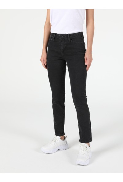 Colin's 703 Carla Slim Fit Orta Bel Düz Paça Kadın Siyah Jean Pantolon Colin's 703 Carla Slim Fit Orta Bel Düz Paça Kadın Siyah Jean Pantolon