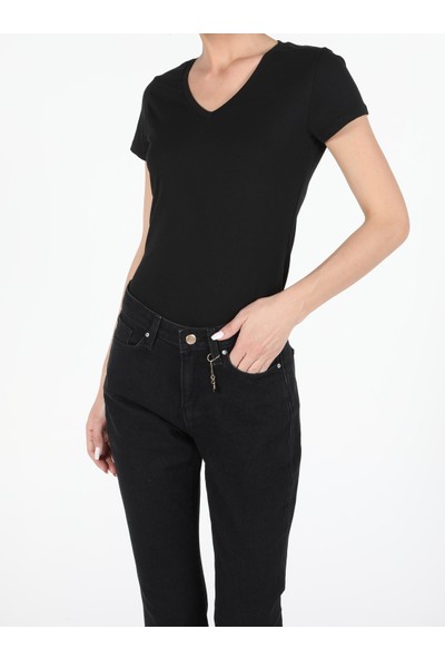 Colins Regular Fit V Yaka Kadın Siyah Kısa Kol Tişört