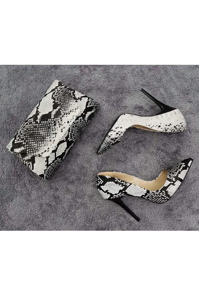Cassido Shoes Yılan Baskılı Deri Çanta ve Topuklu Ayakkabı Siyah Beyaz Takım Cassido Shoes Yılan Baskılı Deri Çanta ve Topuklu Ayakkabı Siyah Beyaz Takım