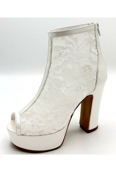 Cassido Shoes Dantel Işlemeli Beyaz Yaz Botu Cassido Shoes Dantel Işlemeli Beyaz Yaz Botu