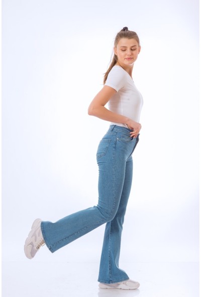 Beyaz Giyim Kadın Açık Mavi Ispanyol Paça Yüksek Bel Kot Pantolon Beyaz Giyim Kadın Açık Mavi Ispanyol Paça Yüksek Bel Kot Pantolon