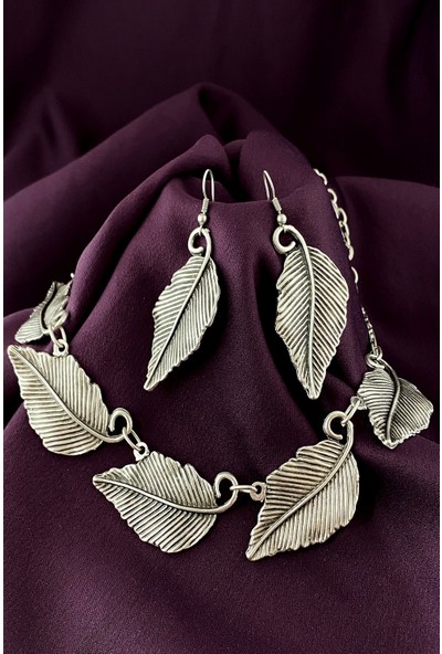 Mooni Accessories Yaprak Model Antik Gümüş Kaplama Kolye ve Küpe Seti Mooni Accessories Yaprak Model Antik Gümüş Kaplama Kolye ve Küpe Seti