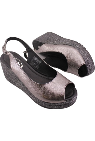 Doçka Kadın Dolgu Topuk Hakiki Deri Yazlık Ayakkabı/sandalet Doçka Kadın Dolgu Topuk Hakiki Deri Yazlık Ayakkabı/sandalet