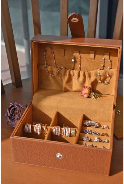 Sacce Scarves&Accessories Deri Takı ve Mücevher Çantası Sacce Scarves&Accessories Deri Takı ve Mücevher Çantası