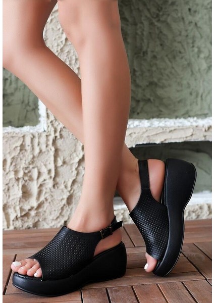 Letoile Parisienne 152171 Kadın Siyah Dolgu Taban Terlik Fiyatı