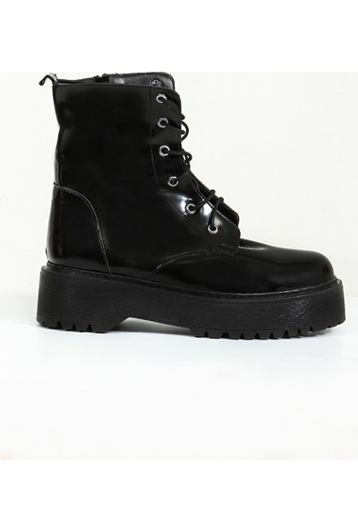 Collezione Siyah Fermuarlı Bağcıklı Kalın Taban Rugan Kadın Bot Collezione Siyah Fermuarlı Bağcıklı Kalın Taban Rugan Kadın Bot