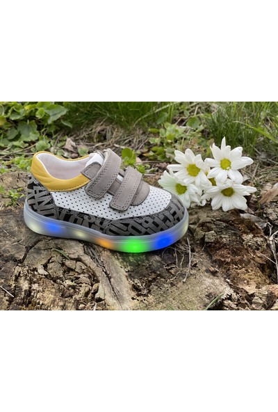 Motti Kids Club Işıklı Çocuk Ayakkabı Motti Kids Club Işıklı Çocuk Ayakkabı