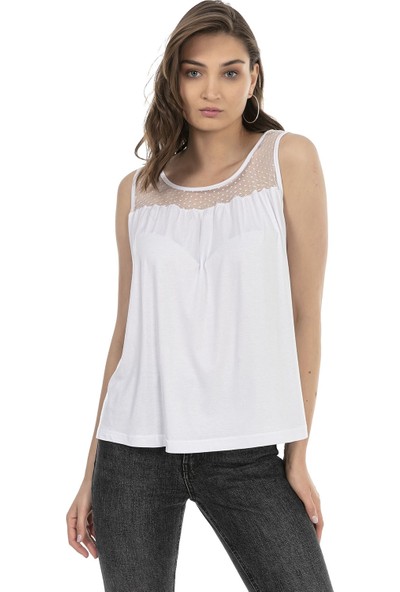 Disentis Modest Yakası Dantelli Kalın Askılı Bol Kesim Beyaz Body Disentis Modest Yakası Dantelli Kalın Askılı Bol Kesim Beyaz Body