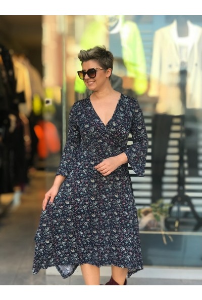 Poriento Kadın Lacivert Üzeri Turkuaz Çiçekli Asimetrik Kesim Elbise
