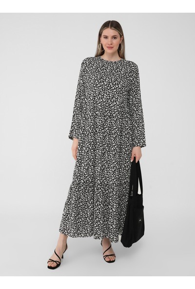Büyük Beden Doğal Kumaşlı Çiçek Desenli Elbise - Siyah - Alia Büyük Beden Doğal Kumaşlı Çiçek Desenli Elbise - Siyah - Alia