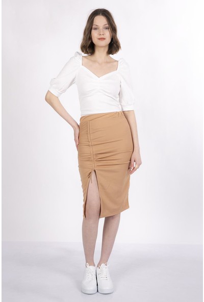 Mınt.21 Yandan Ayarlanabilir Büzgülü Yırtmaçlı Bej Örme Kalem Etek Mınt.21 Yandan Ayarlanabilir Büzgülü Yırtmaçlı Bej Örme Kalem Etek
