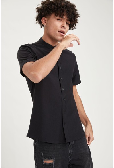 DeFacto Ekstra Slim Fit Hakim Yaka Kısa Kollu Tişört U8540AZ21SM DeFacto Ekstra Slim Fit Hakim Yaka Kısa Kollu Tişört U8540AZ21SM