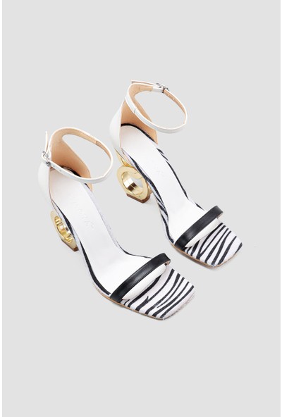 Deloris Beyaz Ince Bant Detaylı Tasarım Topuk Topuklu Ayakkabı Deloris Beyaz Ince Bant Detaylı Tasarım Topuk Topuklu Ayakkabı