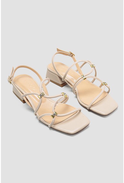 Limoya Livia Ekru Düz Topuklu Pırlanta Detaylı Sandalet