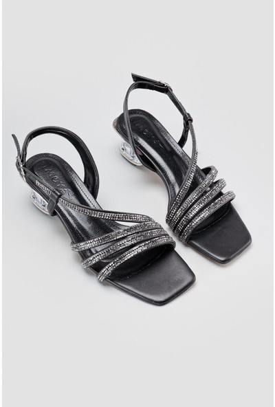 Limoya Celinda Siyah Taşlı Sandalet Şeffaf Tasarım Topuklu Limoya Celinda Siyah Taşlı Sandalet Şeffaf Tasarım Topuklu