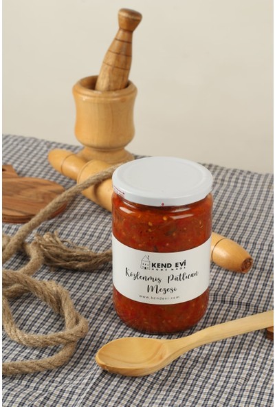 Kend Evi Közlenmiş Patlıcan Mezesi 635 gr Kend Evi Közlenmiş Patlıcan Mezesi 635 gr