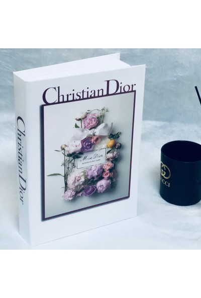 CHRISTIAN LACROIX Chrıstıan Dıor Kır Çiçekli Açılabilir Dekoratif Kitap Kutusu 27 x 19 x 4 cm CHRISTIAN LACROIX Chrıstıan Dıor Kır Çiçekli Açılabilir Dekoratif Kitap Kutusu 27 x 19 x 4 cm