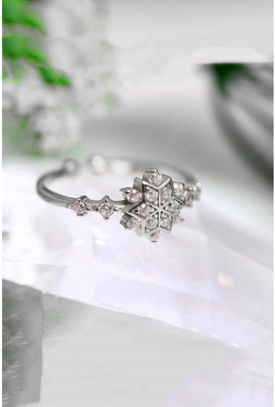 X-lady Accessories Gümüş Kaplama Kristal Kar Tanesi Motifli Zirkon Taşlı Kadın Yüzük X-lady Accessories Gümüş Kaplama Kristal Kar Tanesi Motifli Zirkon Taşlı Kadın Yüzük