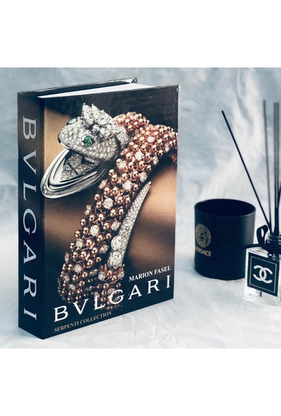 Lovely Book & Book Bvlgarı Serpentı Collectıon Modeli Açılabilir Dekoratif Kitap Kutusu 27 x 19 x 4 cm Lovely Book & Book Bvlgarı Serpentı Collectıon Modeli Açılabilir Dekoratif Kitap Kutusu 27 x 19 x 4 cm
