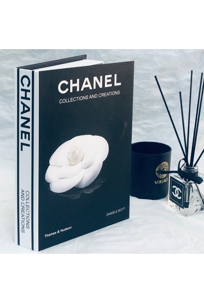 Lovely Book & Book Chanel Danıele Bott Kenarlı Çiçek Figürlü Açılabilir Dekoratif Kitap Kutusu Lovely Book & Book Chanel Danıele Bott Kenarlı Çiçek Figürlü Açılabilir Dekoratif Kitap Kutusu