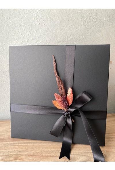 Kürkçü Dükkanı Royal Hediye Kutusu 26X26 X10 cm Kürkçü Dükkanı Royal Hediye Kutusu 26X26 X10 cm