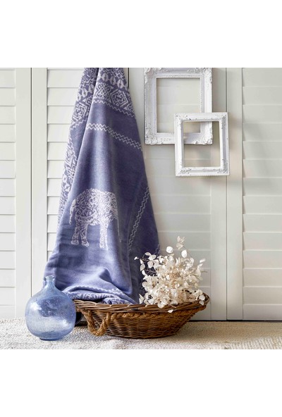 Karaca Home Festival İndigo Çift Kişilik Pamuk Battaniye Karaca Home Festival İndigo Çift Kişilik Pamuk Battaniye