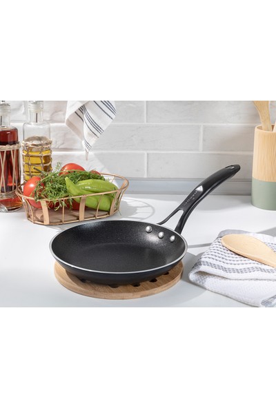 English Home Diamond Alüminyum Non-Stick Tava 20 cm Siyah