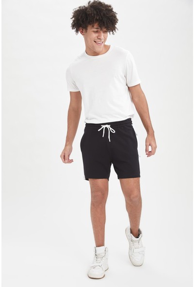 DeFacto Slim Fit Beli Bağcıklı Şerit Detaylı Şort U2216AZ21SM