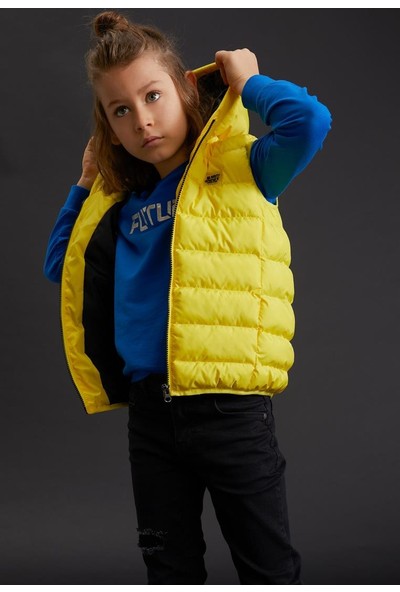 Defacto Erkek Çocuk Kapüşonlu İçi Sentetik Astarlı Yelek S8345A621SP Defacto Erkek Çocuk Kapüşonlu İçi Sentetik Astarlı Yelek S8345A621SP