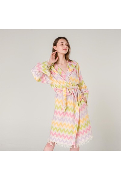 Miespiga Zigzag Desenli Kapüşonlu Kısa Kadın Peştemal Plaj Bornozu