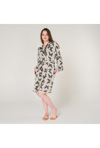Miespiga Kelebek Desenli Kapüşonlu Kısa Kadın Peştemal Bornoz Miespiga Kelebek Desenli Kapüşonlu Kısa Kadın Peştemal Bornoz