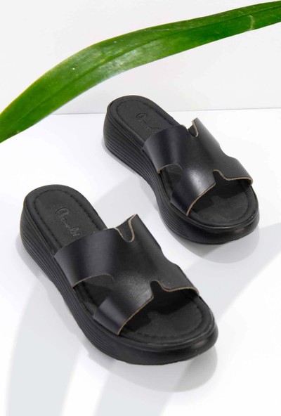 Bambi Siyah Siyah Deri Kadın Terlik K04685049803