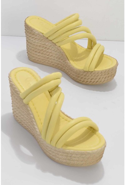 Bambi Sarı Kadın Terlik K04936500909