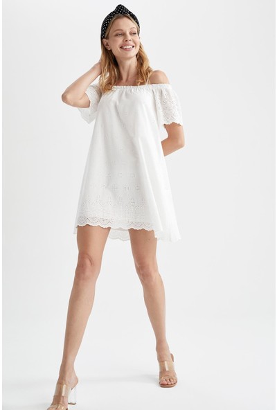 Defacto Carmen Yaka İnce Askılı Nakışlı Mini Elbise V0563AZ21SM