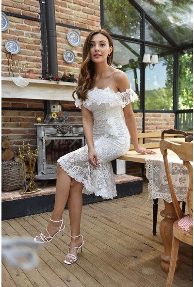 Selectviva Beyaz Eteği Volanlı Güpür Nikah Elbise