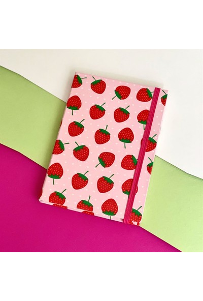 Lolla Box Çilek Tasarımlı Lastikli Defter Lolla Box Çilek Tasarımlı Lastikli Defter