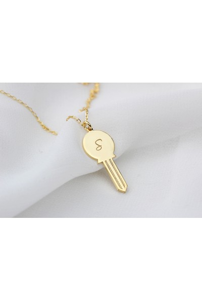 Glorria Kişiye Özel Harfli Kilit Gümüş Kolye