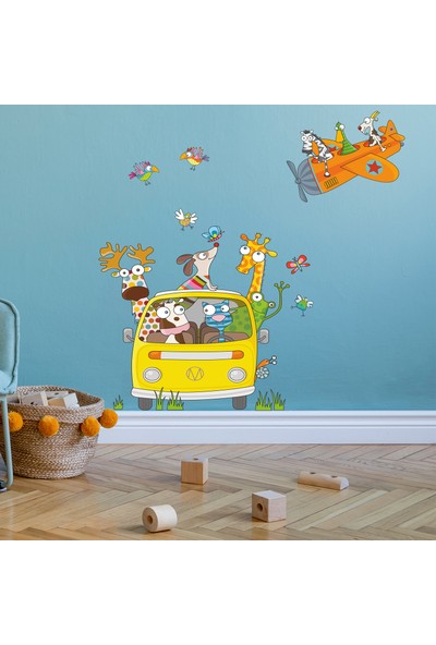 DekorLoft Dekor Loft Komik Arkadaşlar ve Çılgın Uçak Yolcuları Çocuk Odası Duvar Sticker