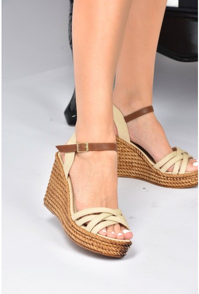 Fox Shoes Bej Keten Dolgu Topuklu Kadın Ayakkabı K674194105