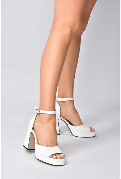 Fox Shoes Beyaz Kalın Platform Topuklu Kadın Ayakkabı K404100209 Fox Shoes Beyaz Kalın Platform Topuklu Kadın Ayakkabı K404100209