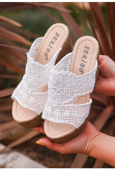 Jaid Beyaz Örgülü Dolgu Topuklu Terlik