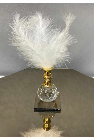In Dream Beyaz Tüylü Gold Kristal Top Tüylük Dekor