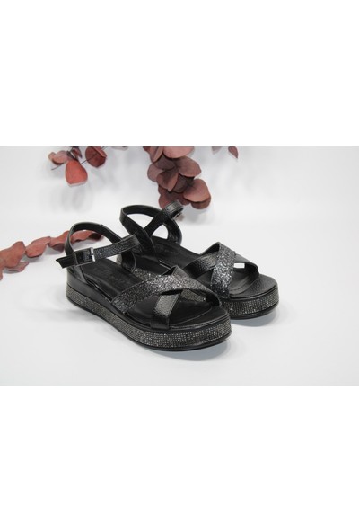 İnci Park Önü ve Arkası Açık Bilek Toka Ayarlamalı Taşlı Taban Günlük-Abiye Sandalet