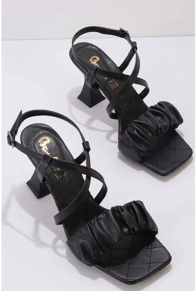Siyah Kadın Klasik Topuklu